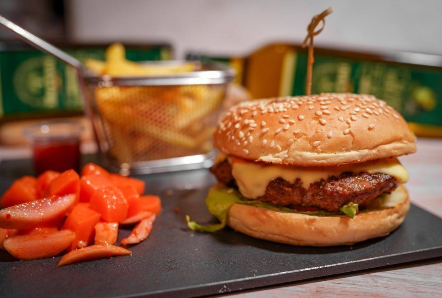 CheBogz Restaurant, Al Markaziya, Abu Dhabi - Menupages.ae